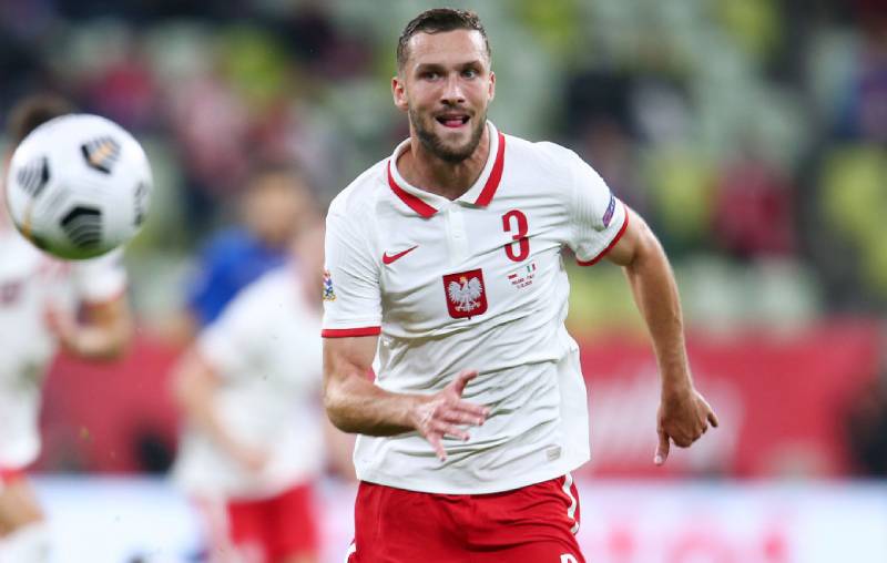 Liverpool, Chelsea and United linked with Sebastian Walukiewicz ...